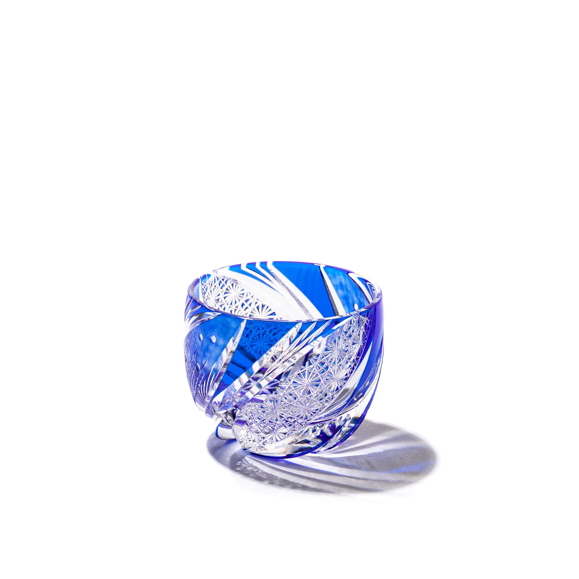 江戸切子 流星 ぐい呑 ルリ ｜江戸切子グラスならTABLEAU ONLINE SHOP（タブロー工房オンラインショップ）